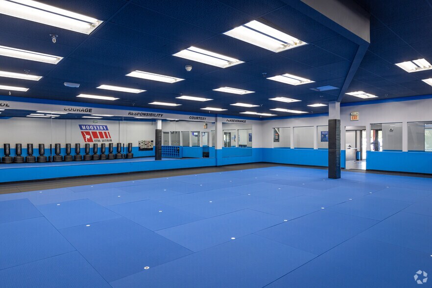 1329 Prince Rodgers Ave, Bridgewater, NJ 08807 - General Retail For ...