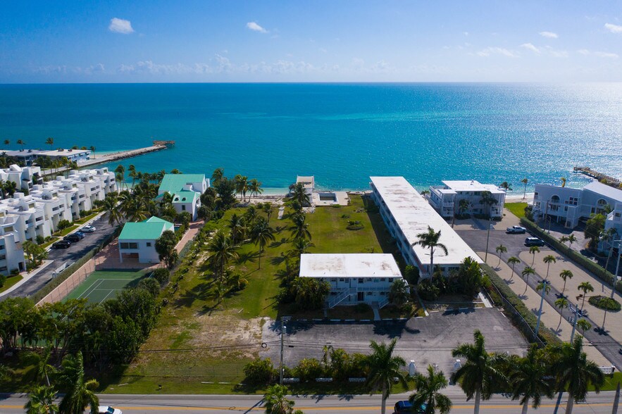 721 W Ocean Dr, Key Colony Beach, FL 33051 - Apartments For Sale ...