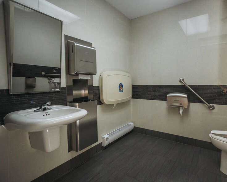 1849 Yonge St, Toronto, ON M4S 1Y2 - Medical Office For Lease Cityfeet.com