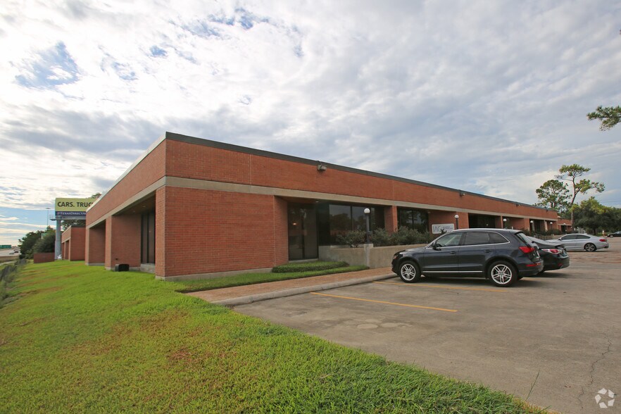 6767 Portwest Dr, Houston, TX 77024 - Lofts/Showrooms For Lease ...