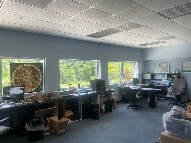 6565 Hazeltine National Dr, Orlando, FL 32822 - Showroom For Sale ...