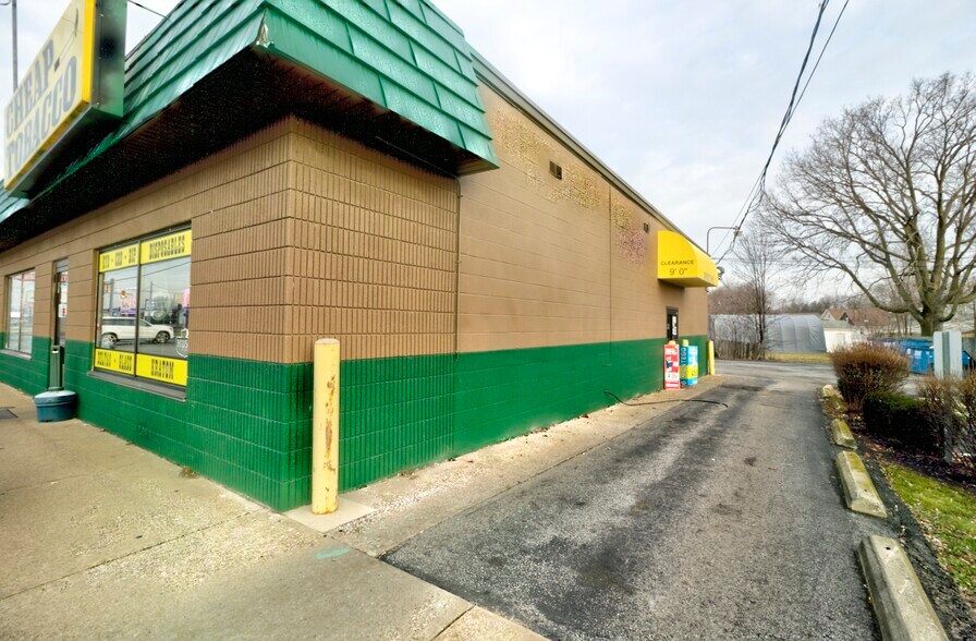 221-223 W Perkins Ave, Sandusky, OH 44870 - Storefront For Sale ...