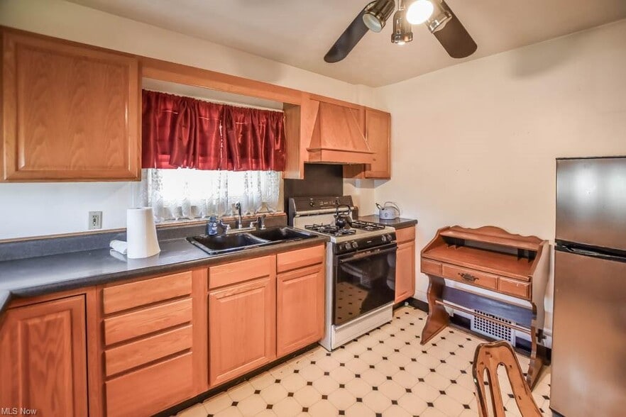 832 Copley Rd, Akron, OH 44320 - Freestanding For Sale Cityfeet.com